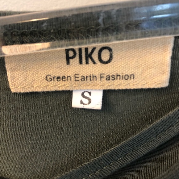 Piko 1988 | Tops | Green Piko | Poshmark